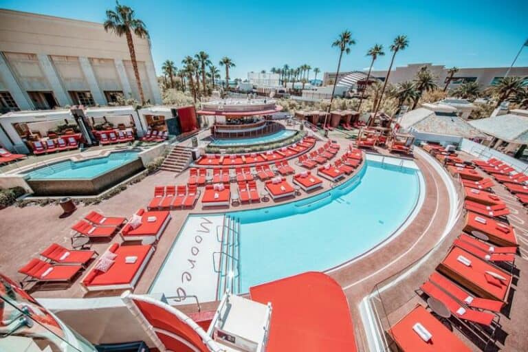 6 Mandalay Bay Pools: Moorea, Wave Pool, Lazy River & More