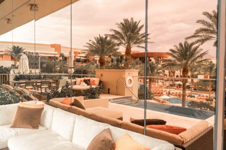 12 Las Vegas Hotels With Private Pool in Room